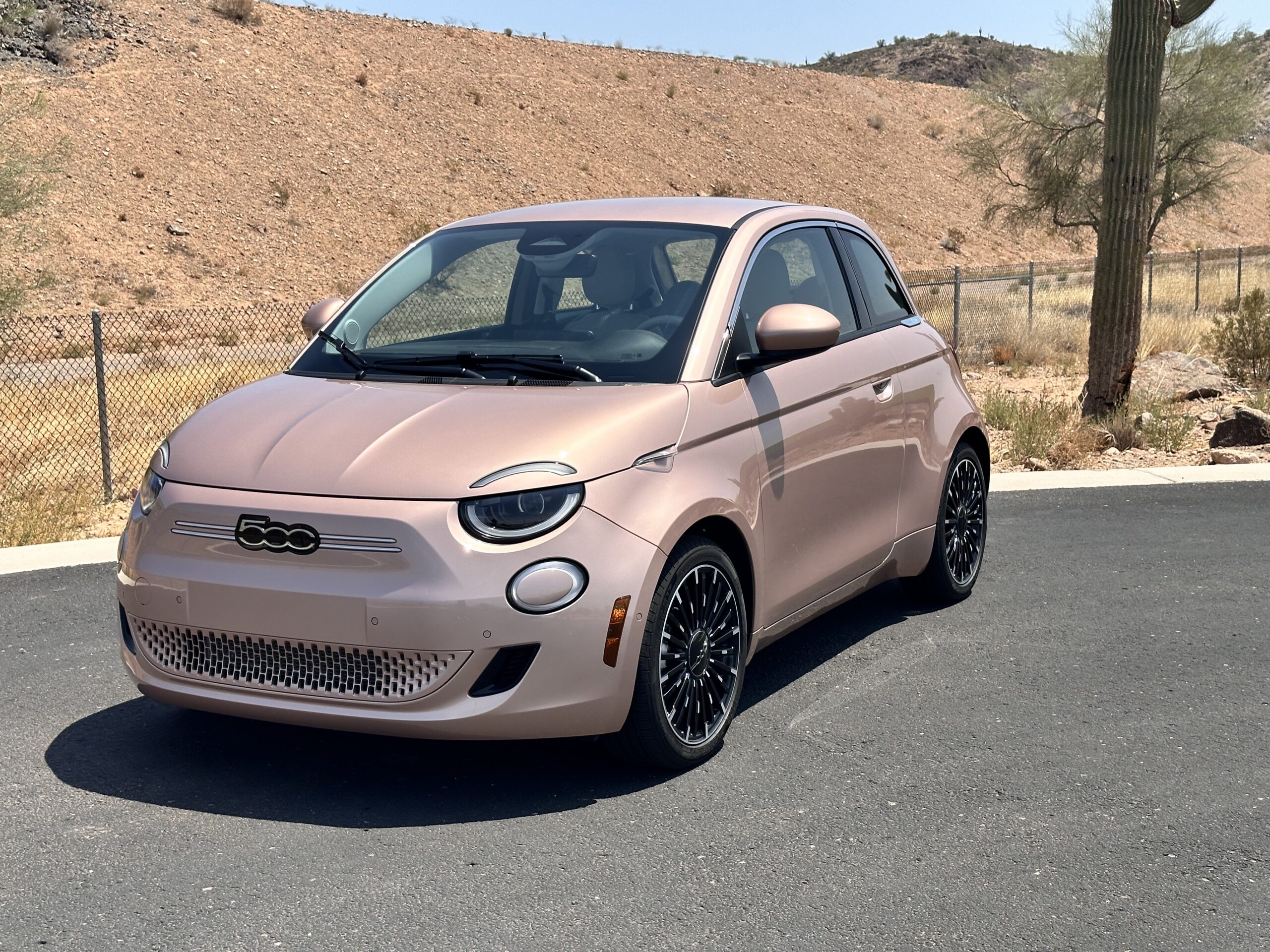 2024 Fiat 500e: Small in size, grand in power - Latinaology